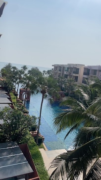 Utsikt från balkongen.