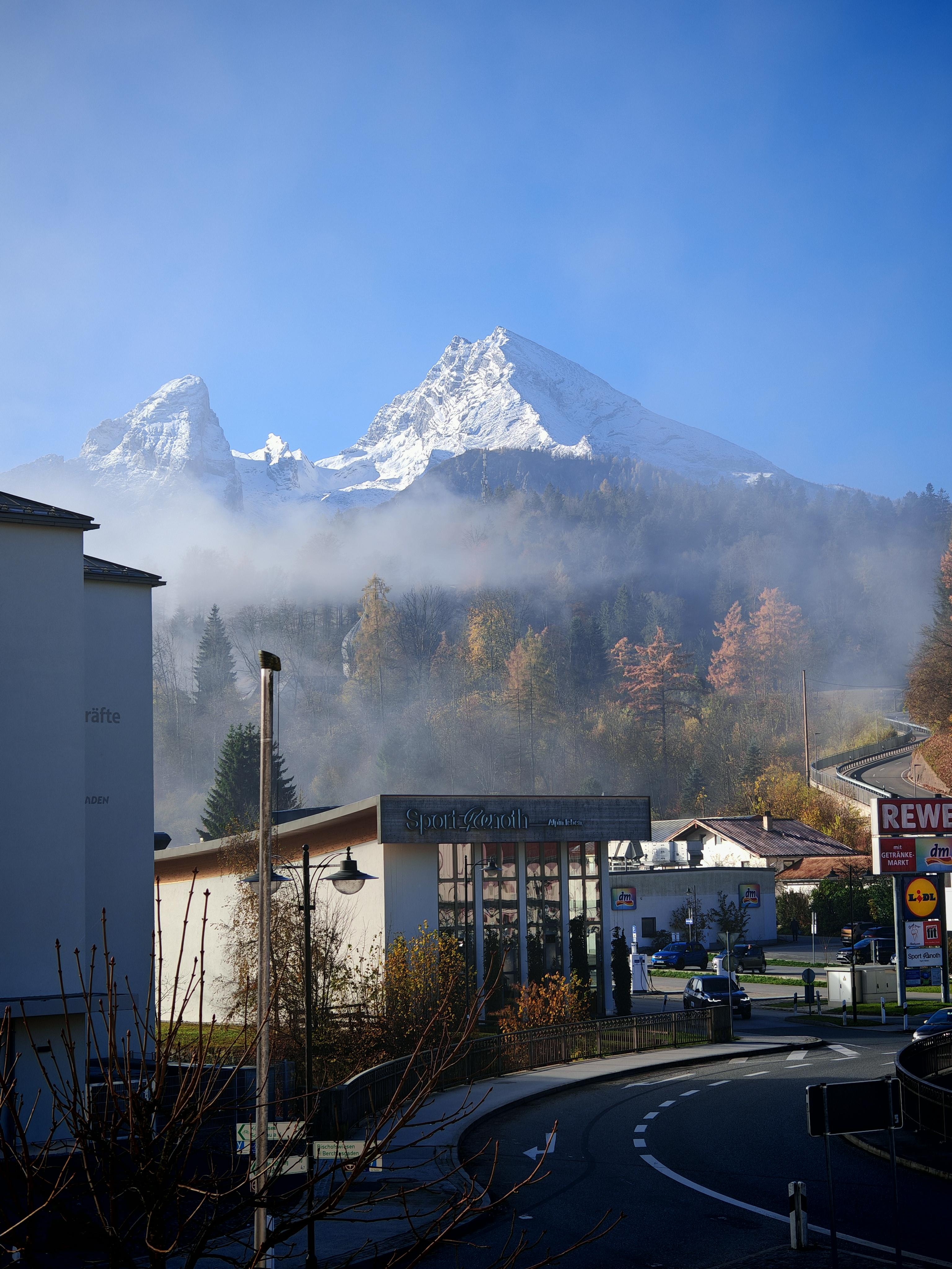 Aamunäkymä parvekkeelta