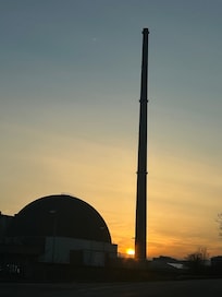 Kanske inte den trevligaste grannen men inte i drift