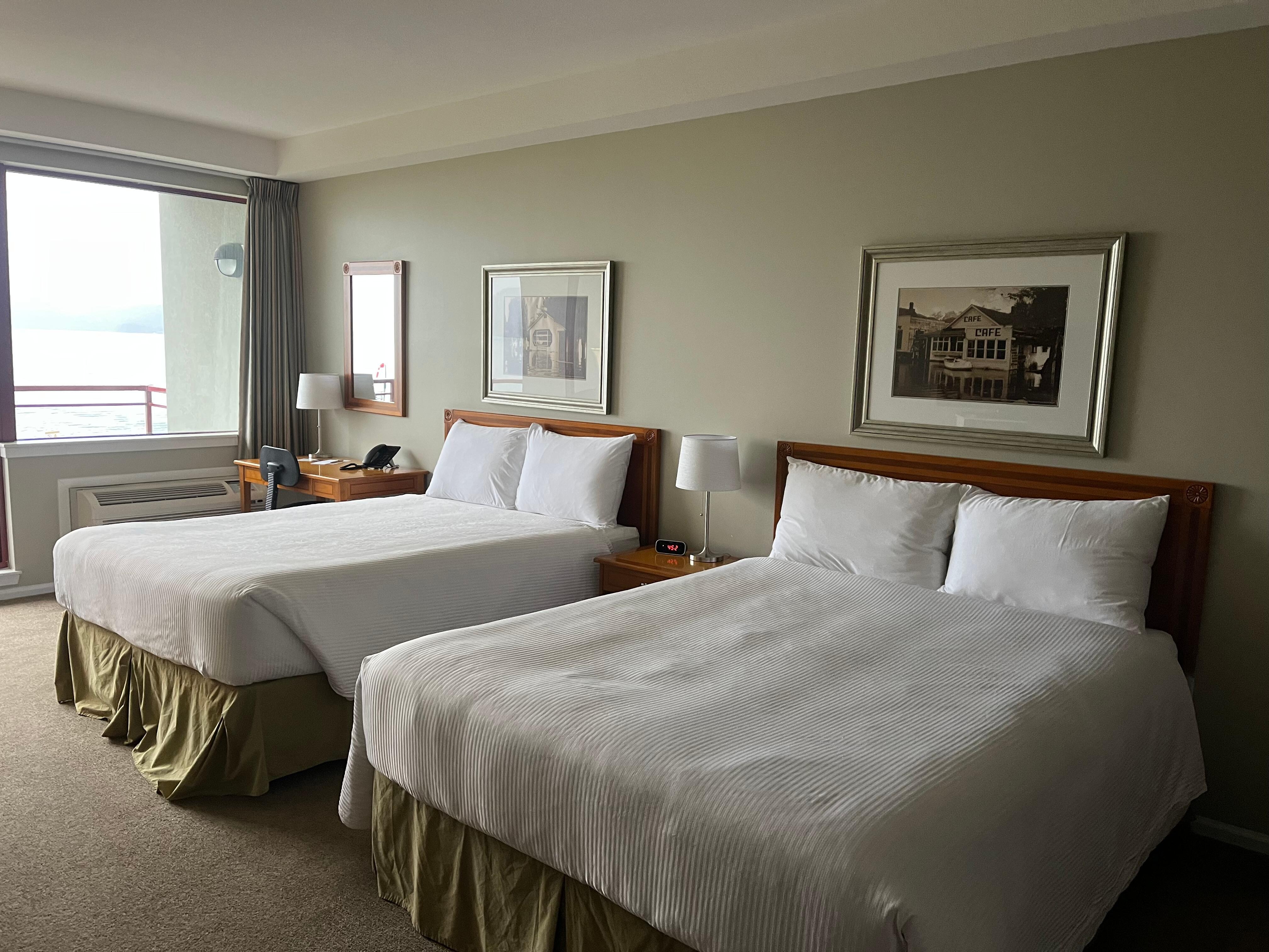 Book Harrison Beach Hotel in Harrison Hot Springs | Hotels.com