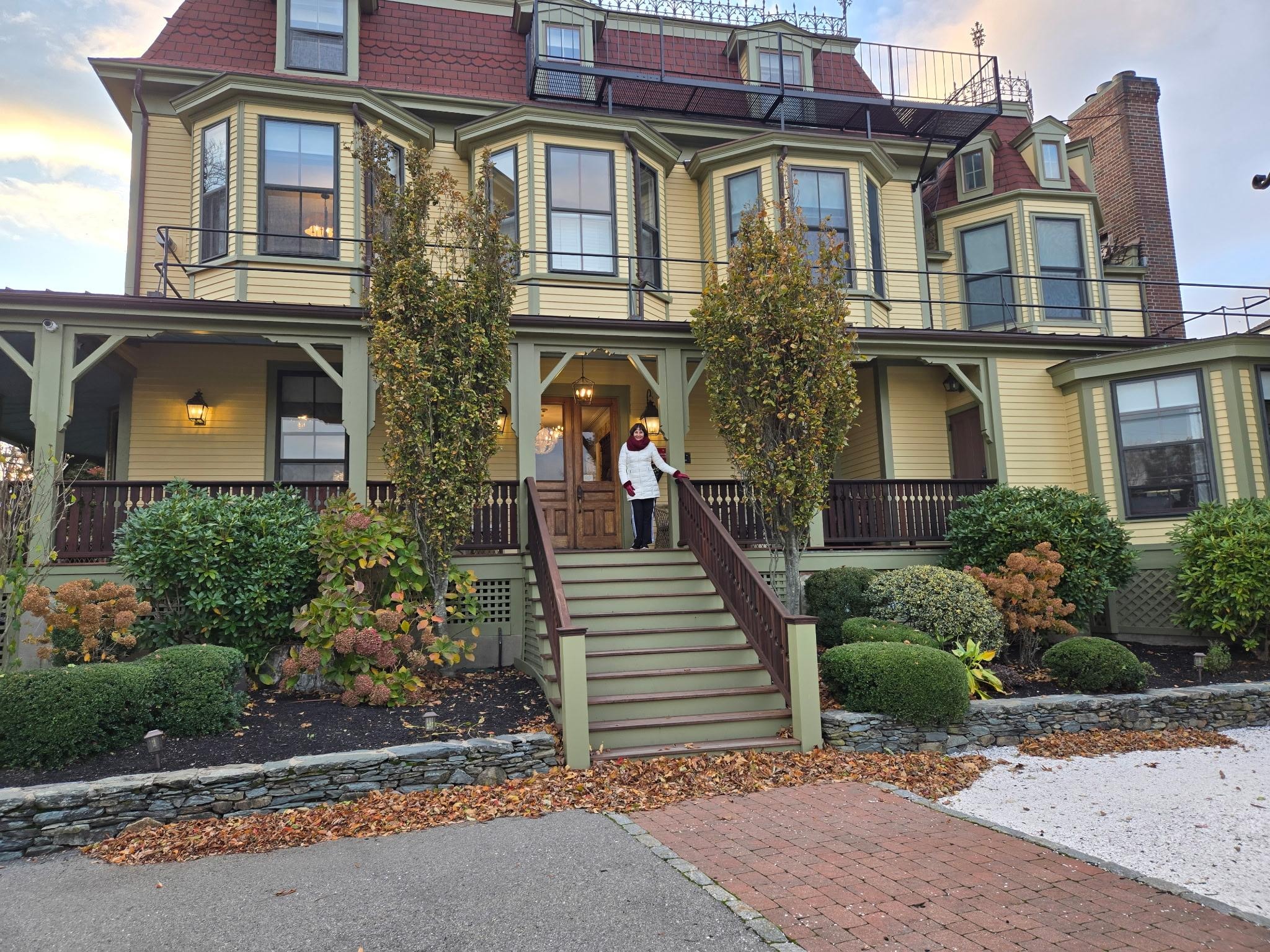 Welcome to the Cliffside Inn!