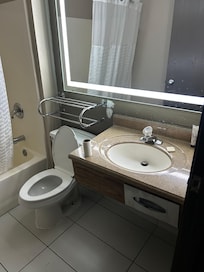 No towels, no toilet paper⦠not clean!