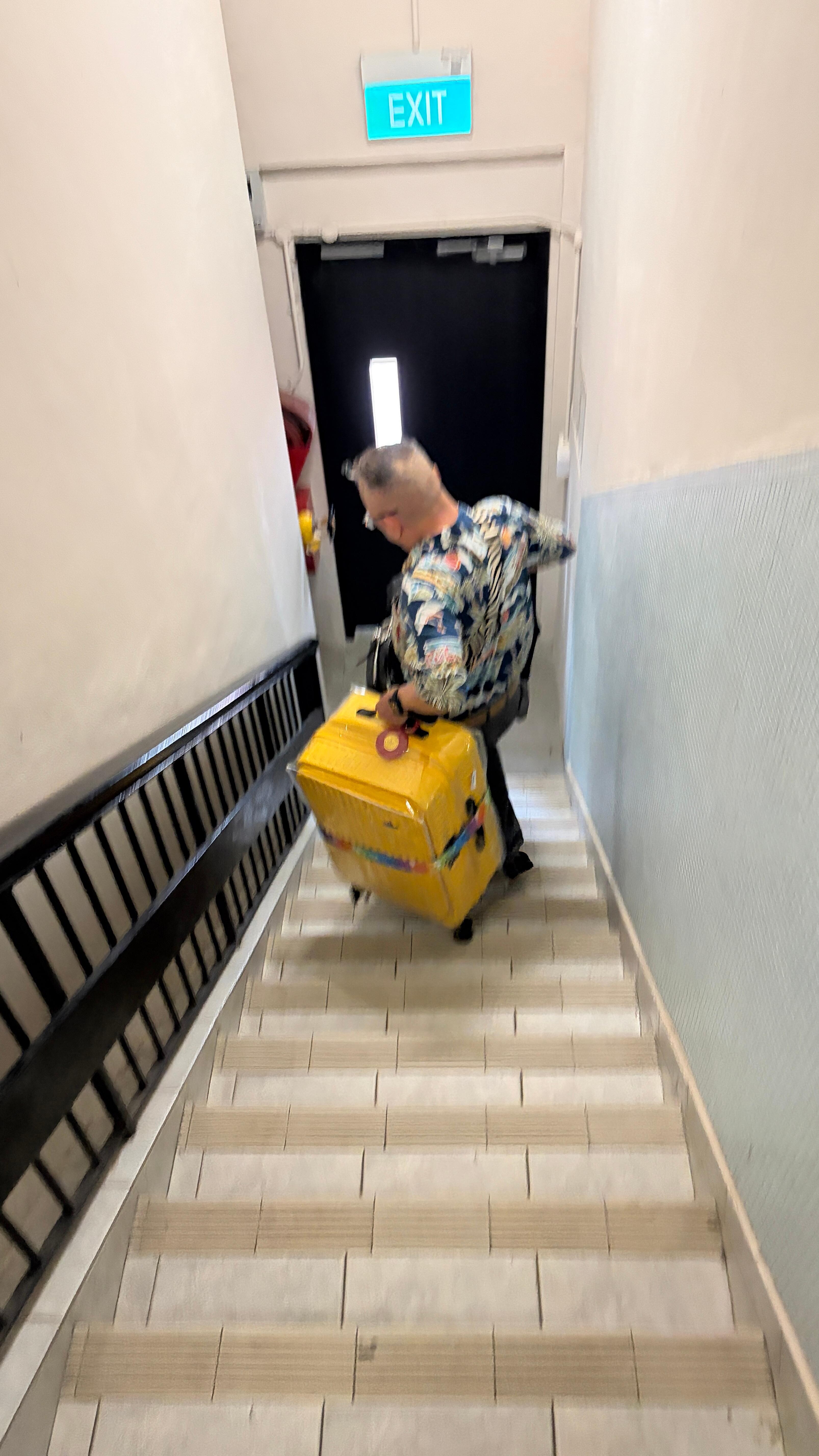 對於長輩或行李較多的旅客來說可能會比較吃力。