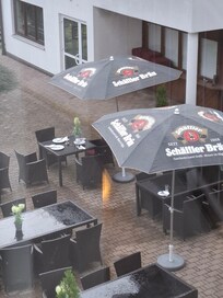 "Biergarten", Stunden nach dem letzten Gast