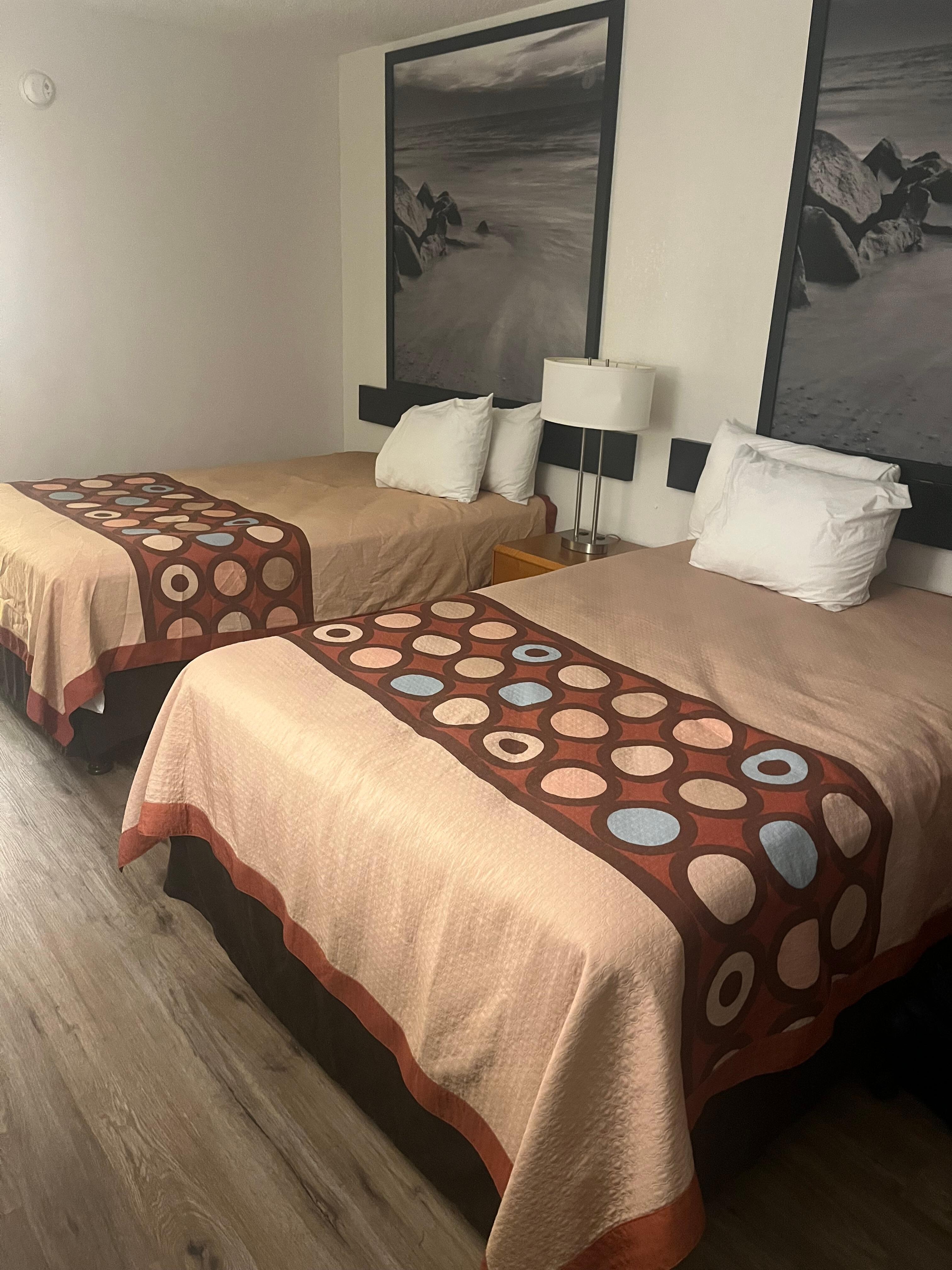 This is what the room looks like. The photos on hotels.com is completely different. 