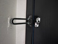 No bolt option, and with some random code/keyless entry, really didnt feel at all secure.