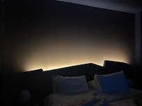 Lighting at the back of the bed