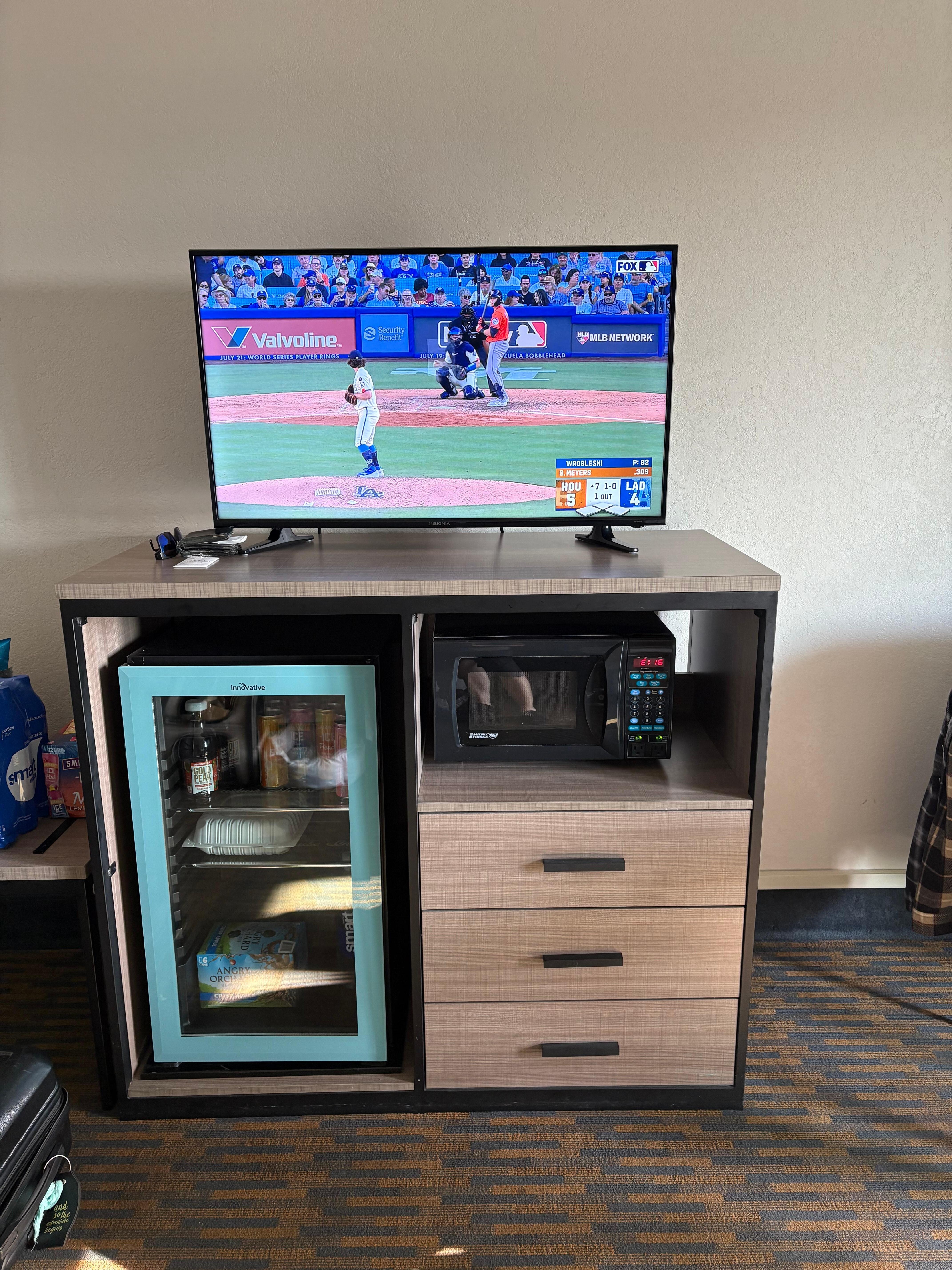 Microwave and decent refrigerator 