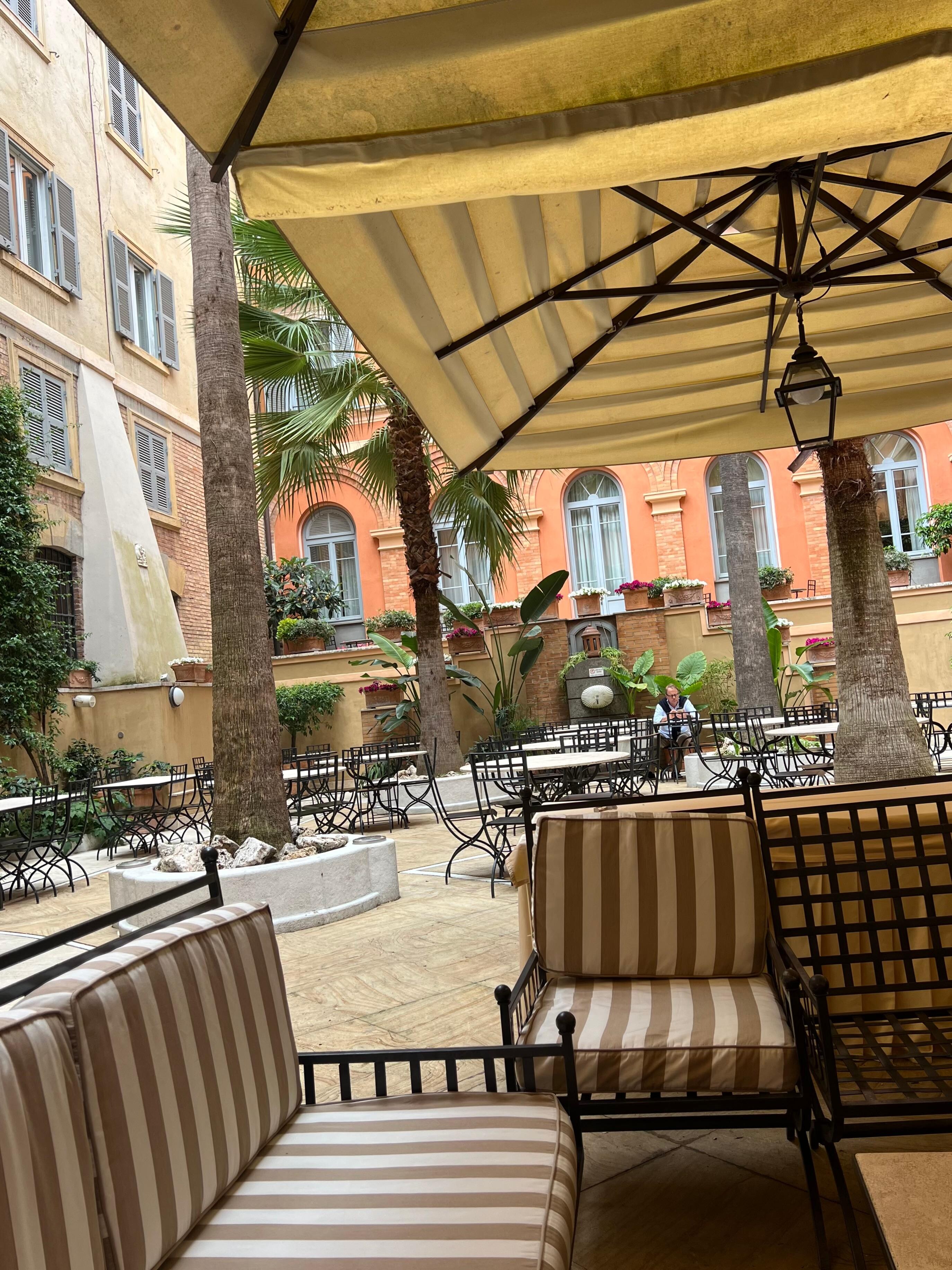 Hotels Inner yard, 'piazza' 