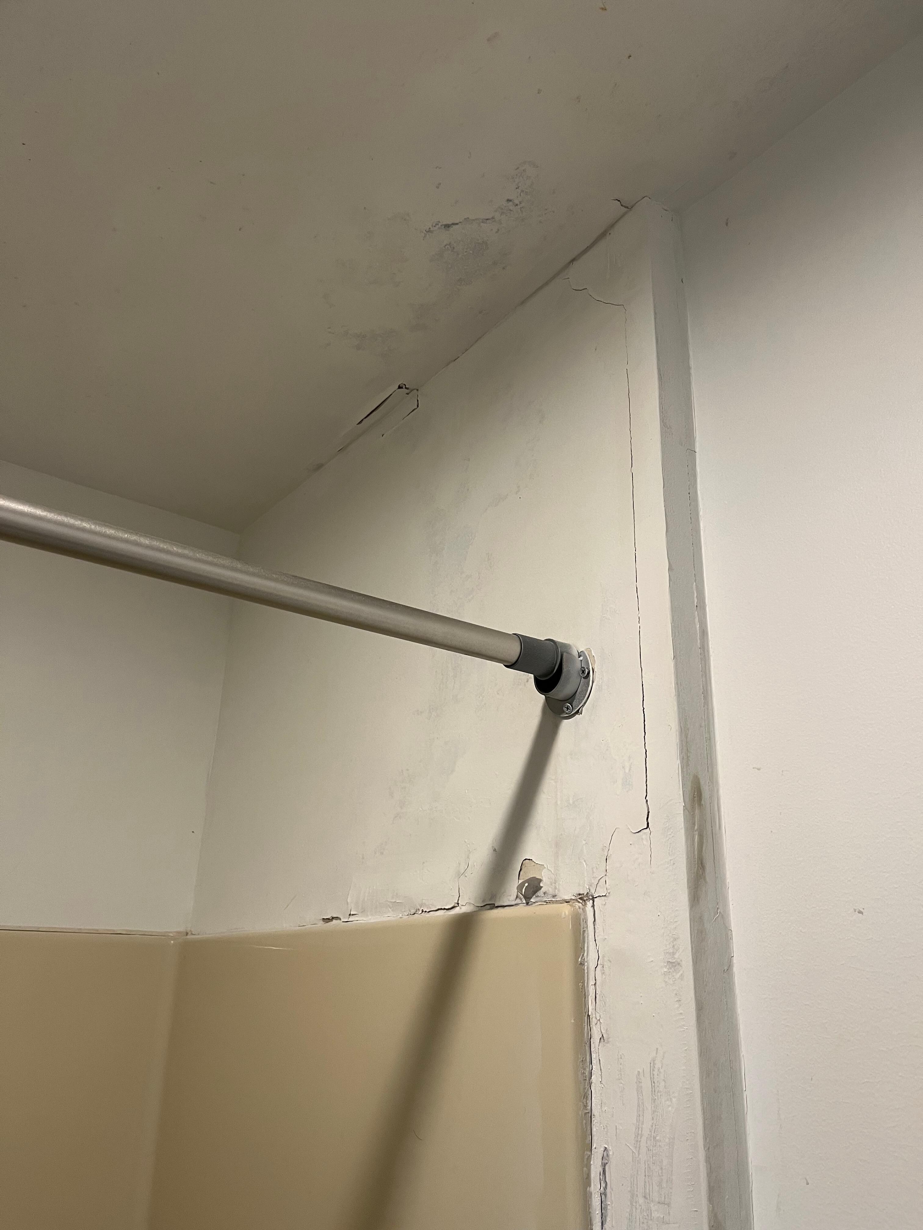 Cracked plaster 