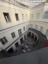 Cour