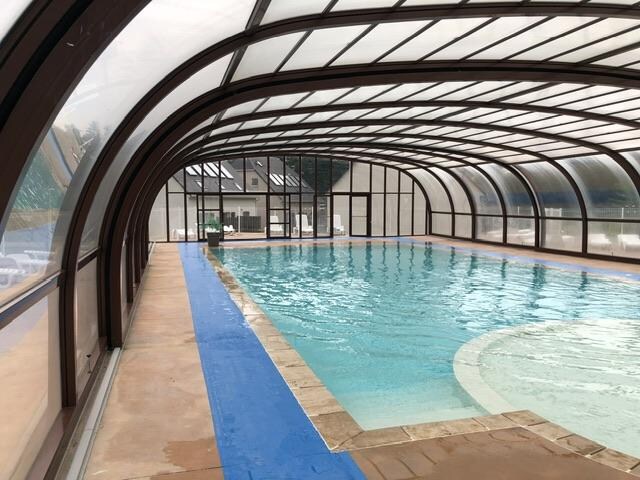 Établissement propre. Endroit calme et belle piscine chauffée 
