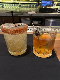 Mango Spicy Margarita
Old- Fashioned with Licor 43