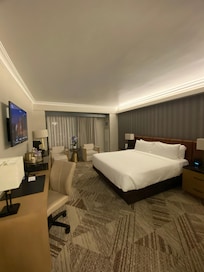 the room very spacious and clean