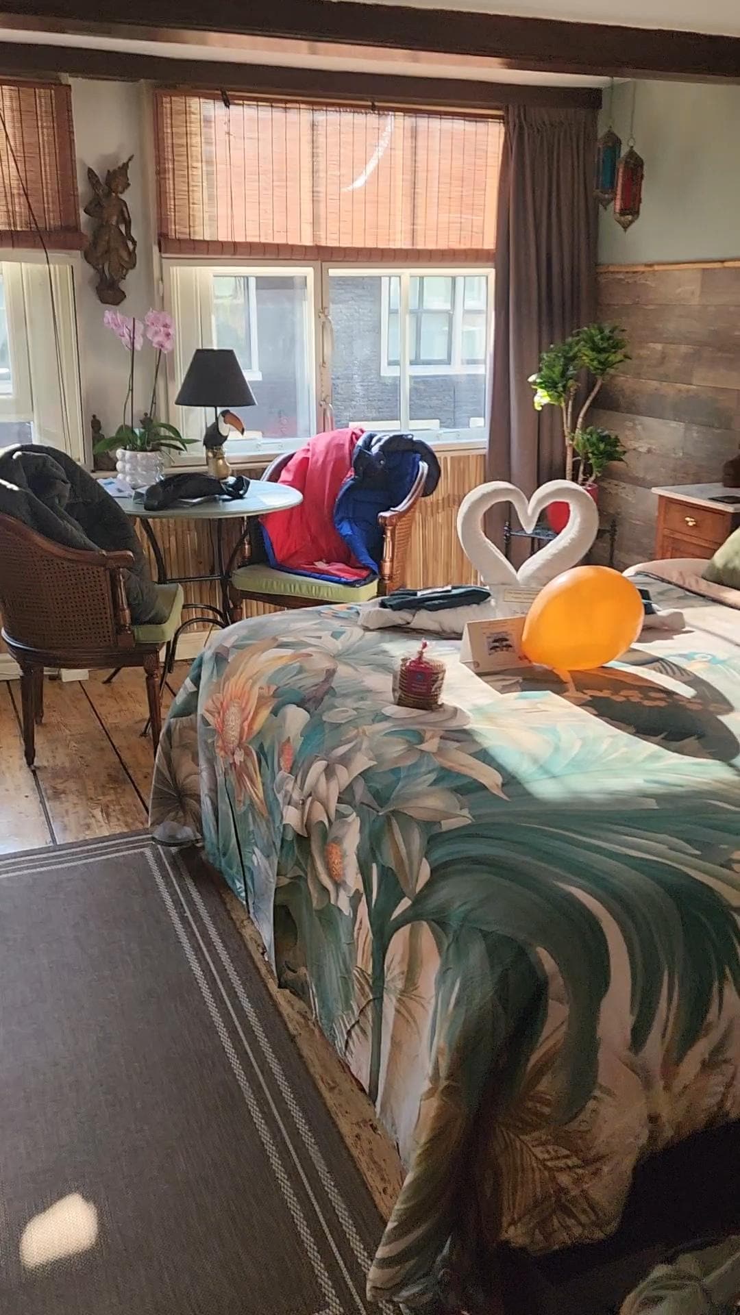 Bright room but very quiet!