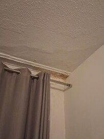 Some leakage but it was thd non opening window that was a concern even if it was onto the road noise.