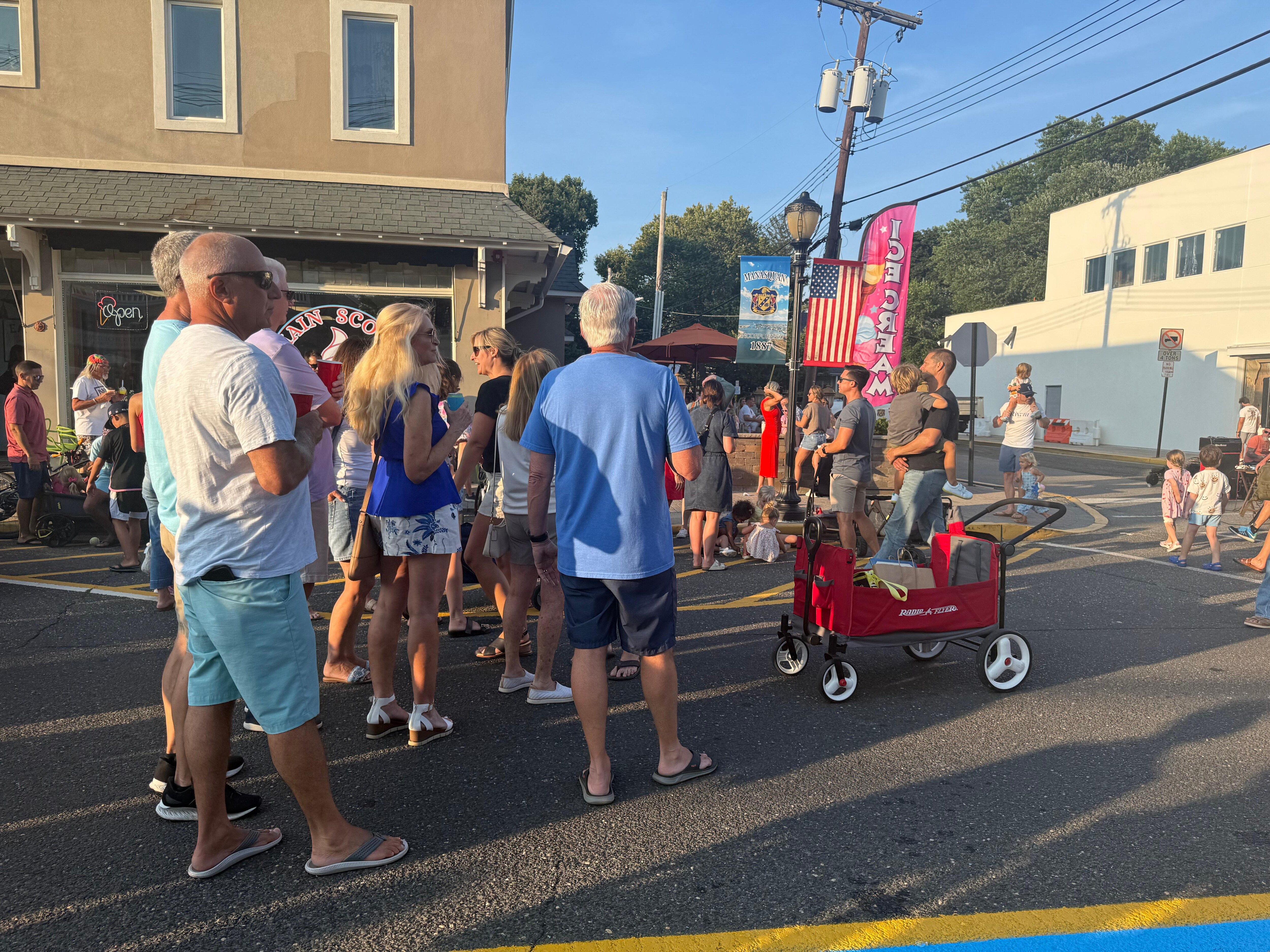 This is the street festival. The crowds weren't annoying! Everyone was so friendly. It's clearly a dog friendly community. 