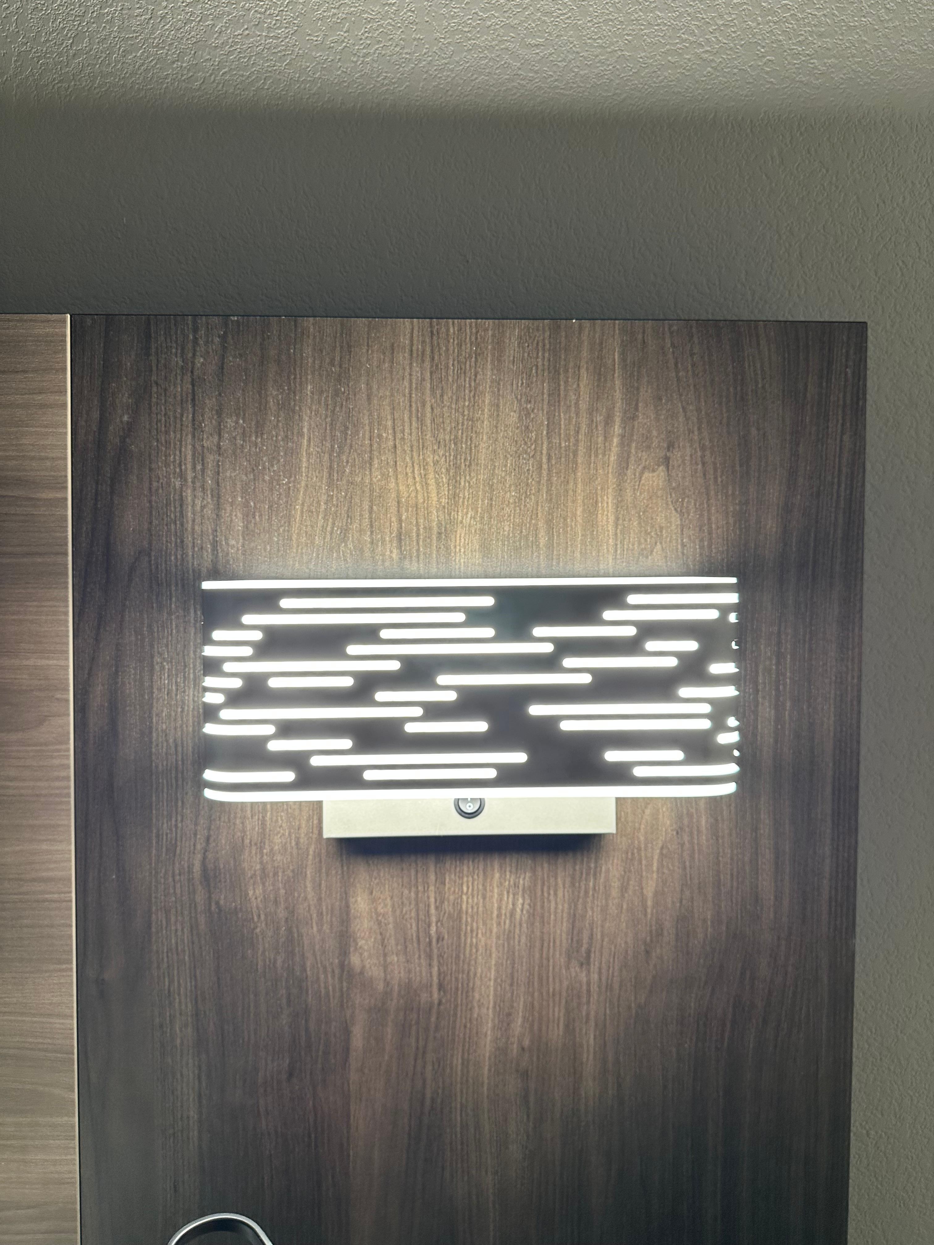 Bedside lamps with 5000k bulbs