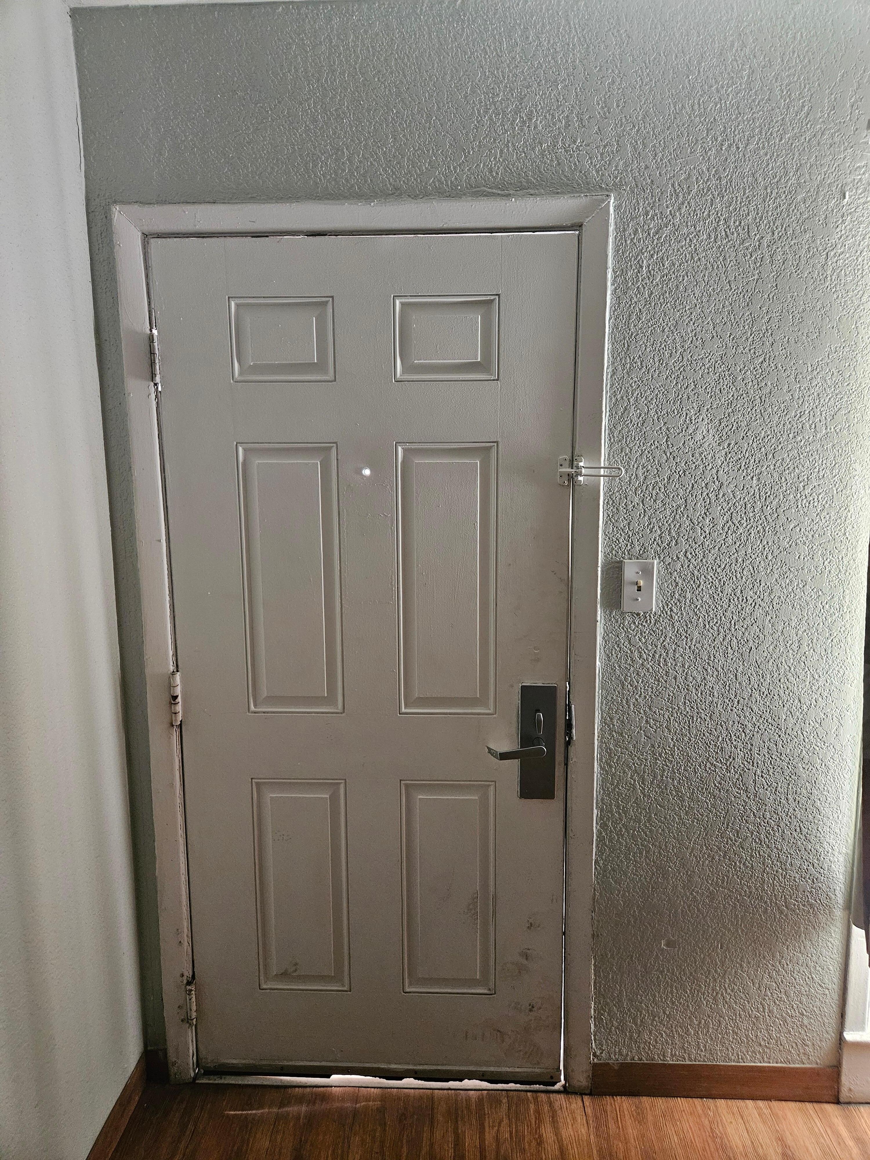 Absolutely disgusting! Came down for 2 days before our cruise and chose it for its location. Horrible mistake!!

Black mold, the AC Unit smelt like a bandaid and the smell was giving us headaches, broken TV, daylight coming in the front door...