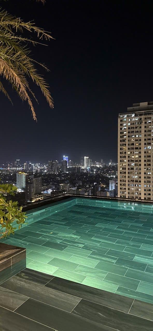 Rooftop
At night 28 floor