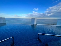 Vista piscina panorâmica