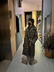 エレベーターは2機。ルームカードをタッチして階数を押します