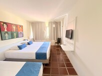 Quarto grande e confortável