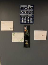 Mensajes en el elevador de que todo estaba inservible