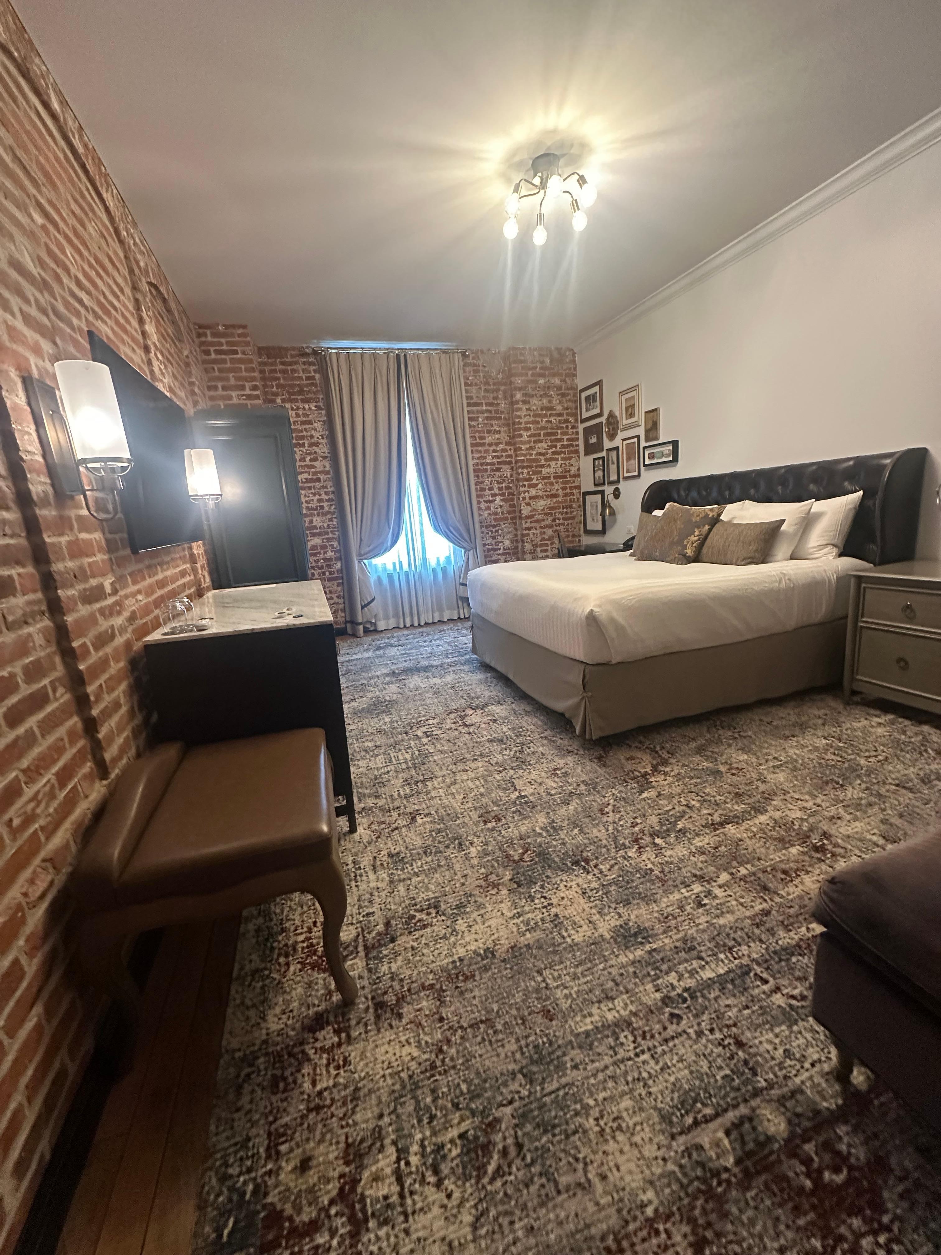 Classic King Salle Room