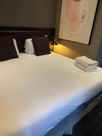 Super king size bed. Very comfortable
