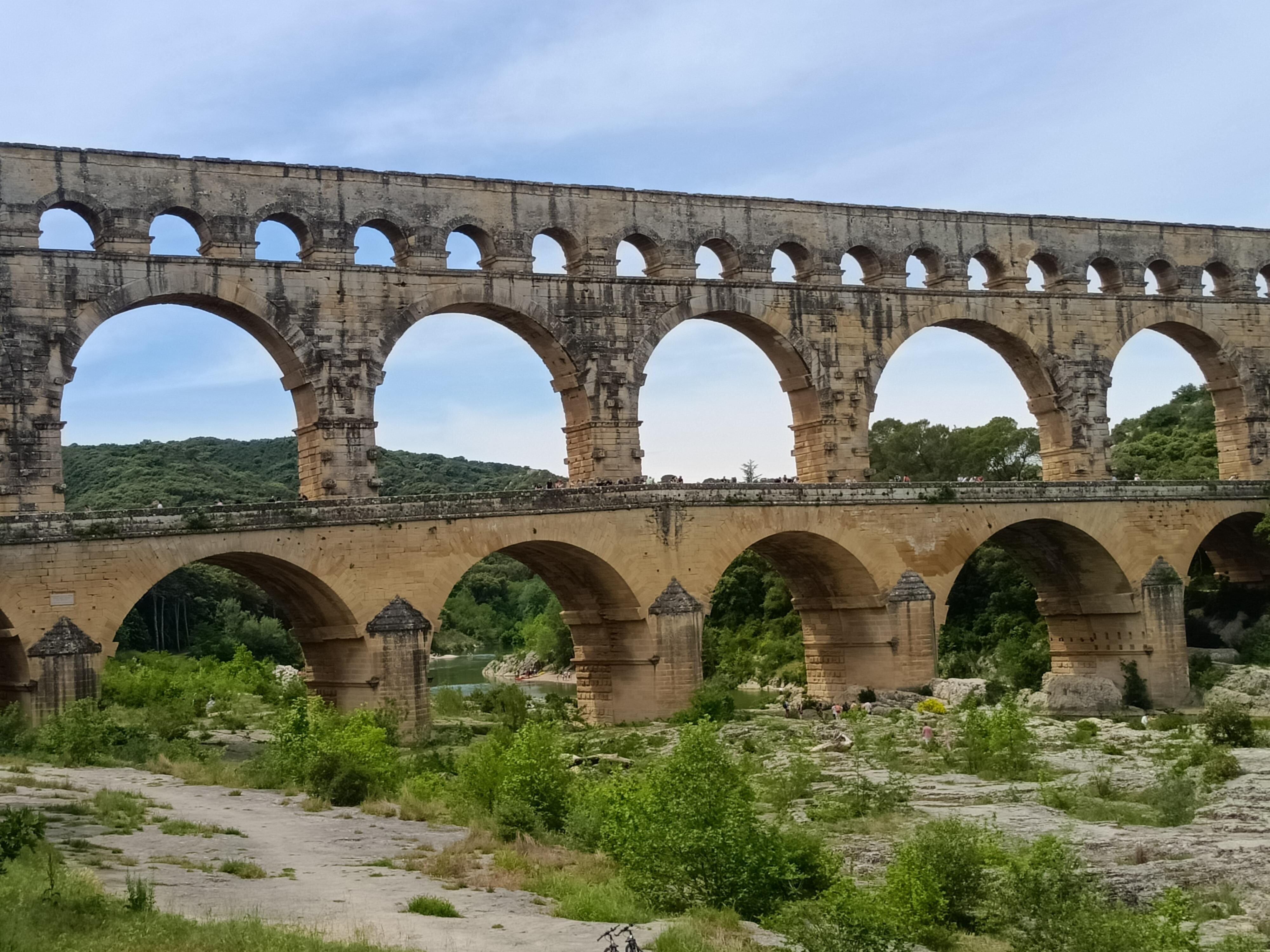 A proximité le Pont du Gard, monument romain
