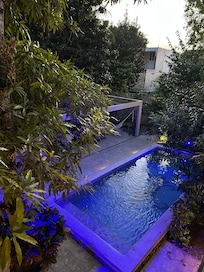 Poolområdet från balkongen