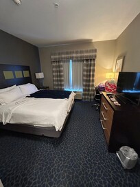 King suite with jetted tub