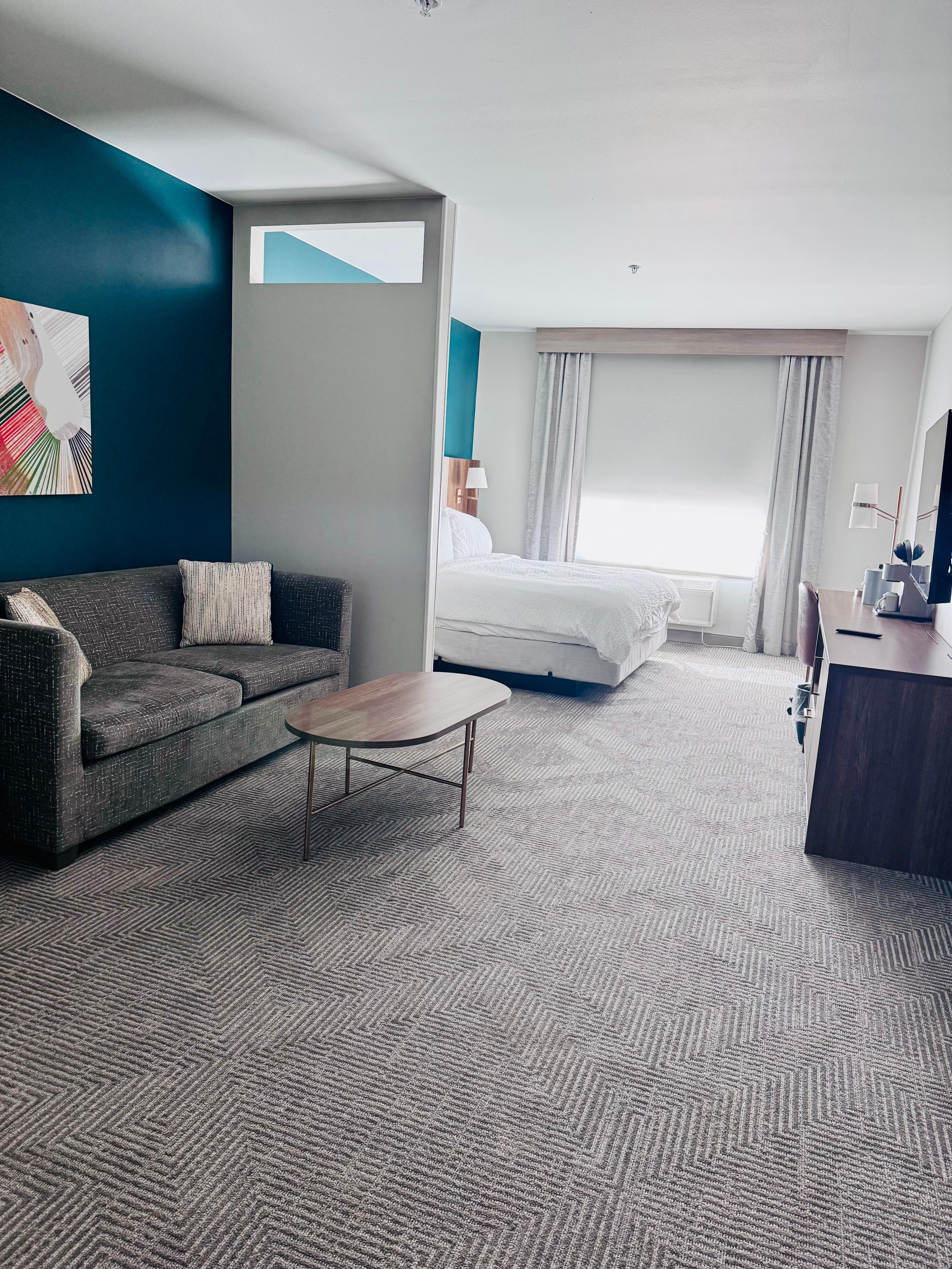 King Bed with sitting area