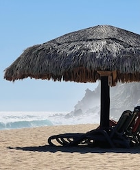 Gorgeous beach view. Not able to swim, but a great spot to relax and whale watch.