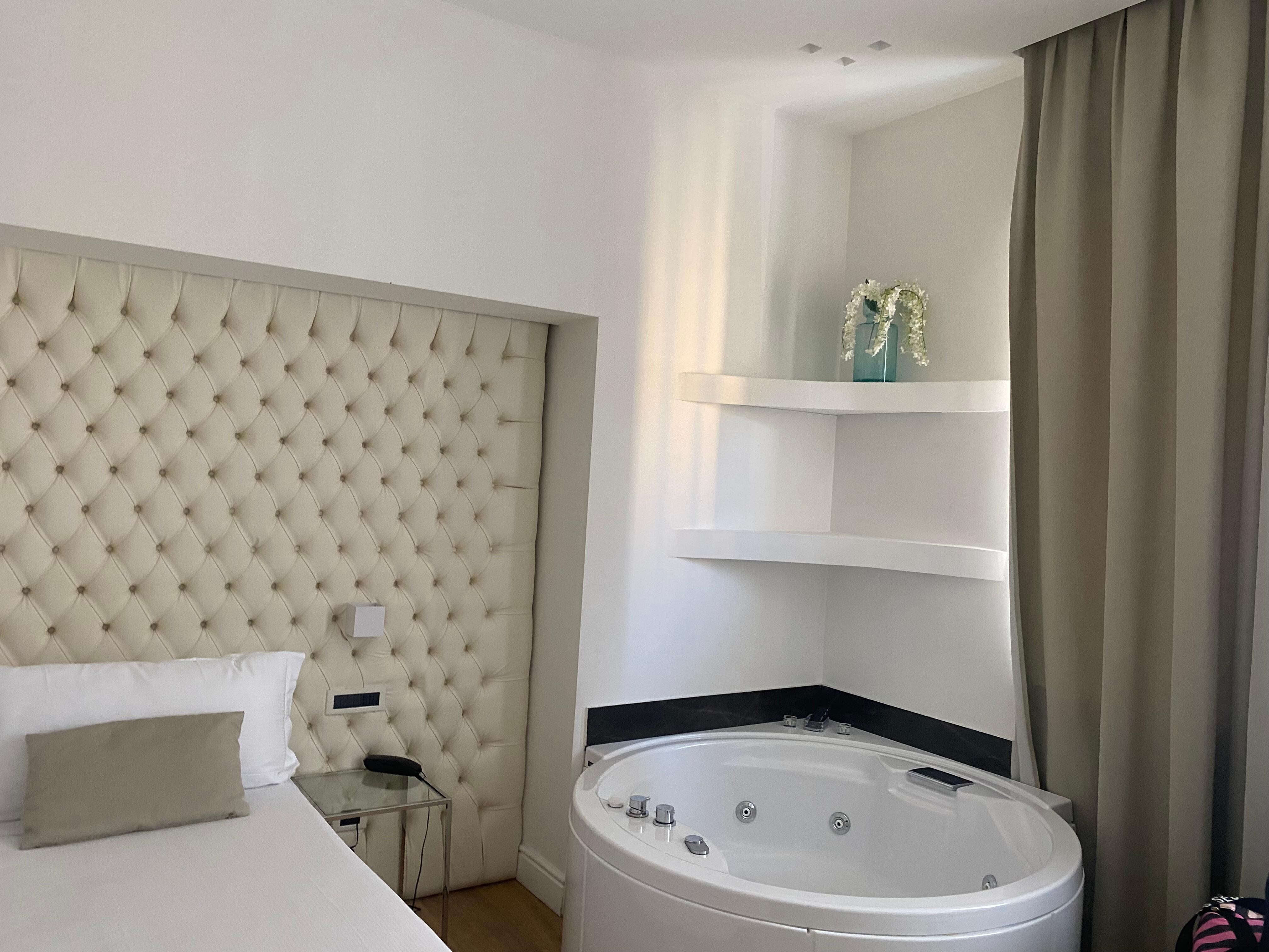 Luxurious rooms sparkling walls