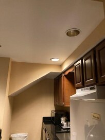 Kitchen Lights burned out
No kitchen supplies like plates, silverware, cups, pots or pans...what is the dishwasher for?