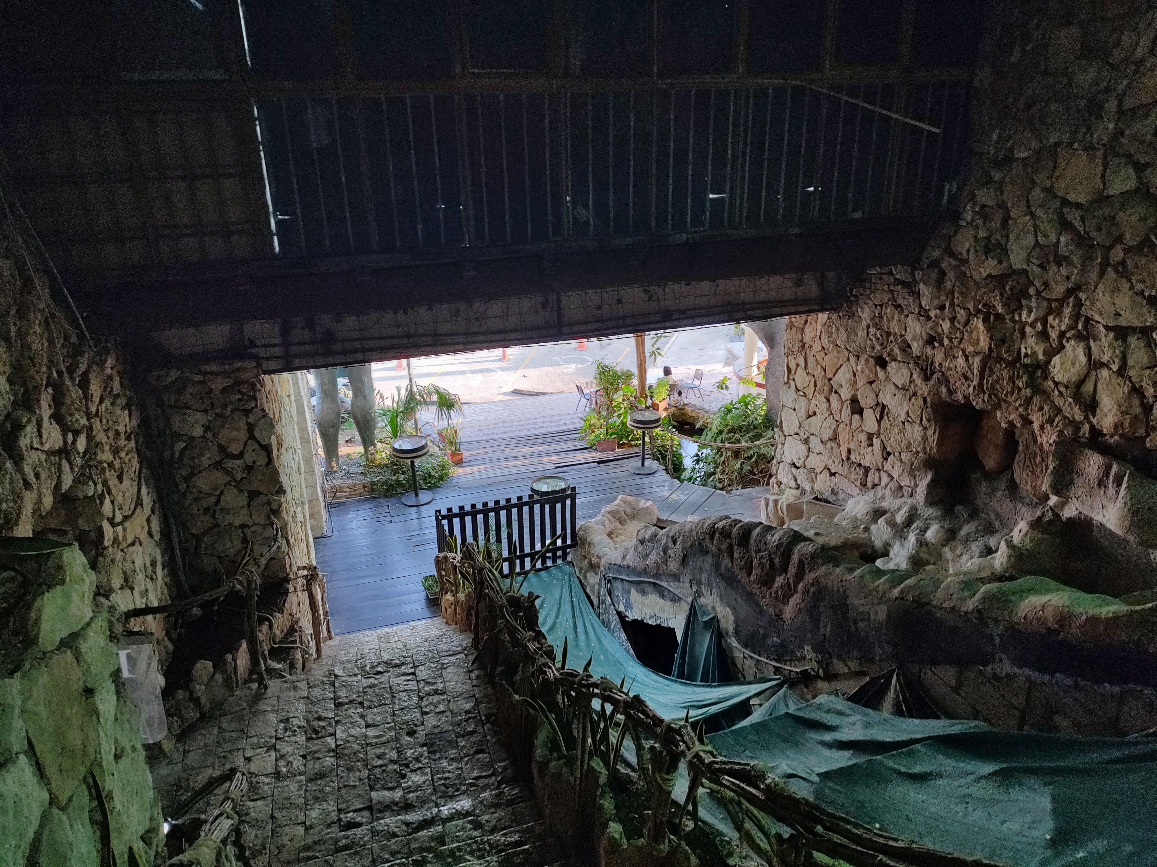 acesso restaurante e Hotel, fica aberto 24 horas