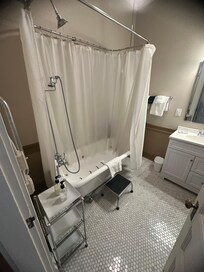Outpatient Bathroom