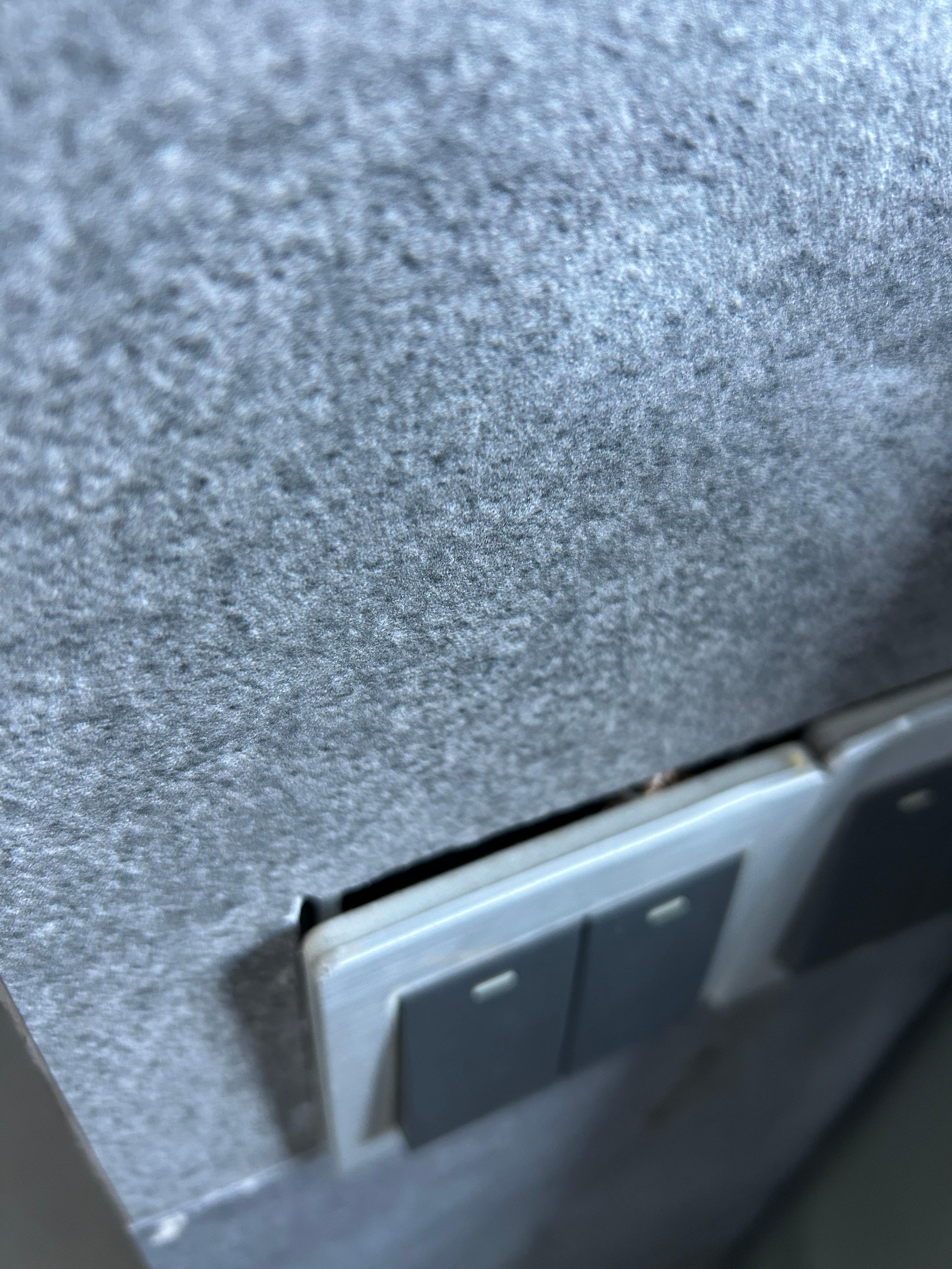 Poorly fitted loose sockets