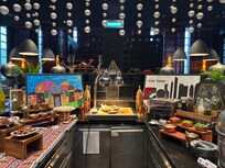 ビュッフェ形式の朝食(アラブ料理コーナー)