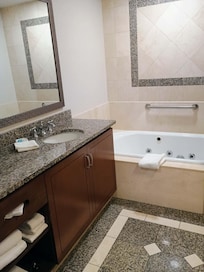 Was happy for the whirlpool tub that didnt leak down while you were in it