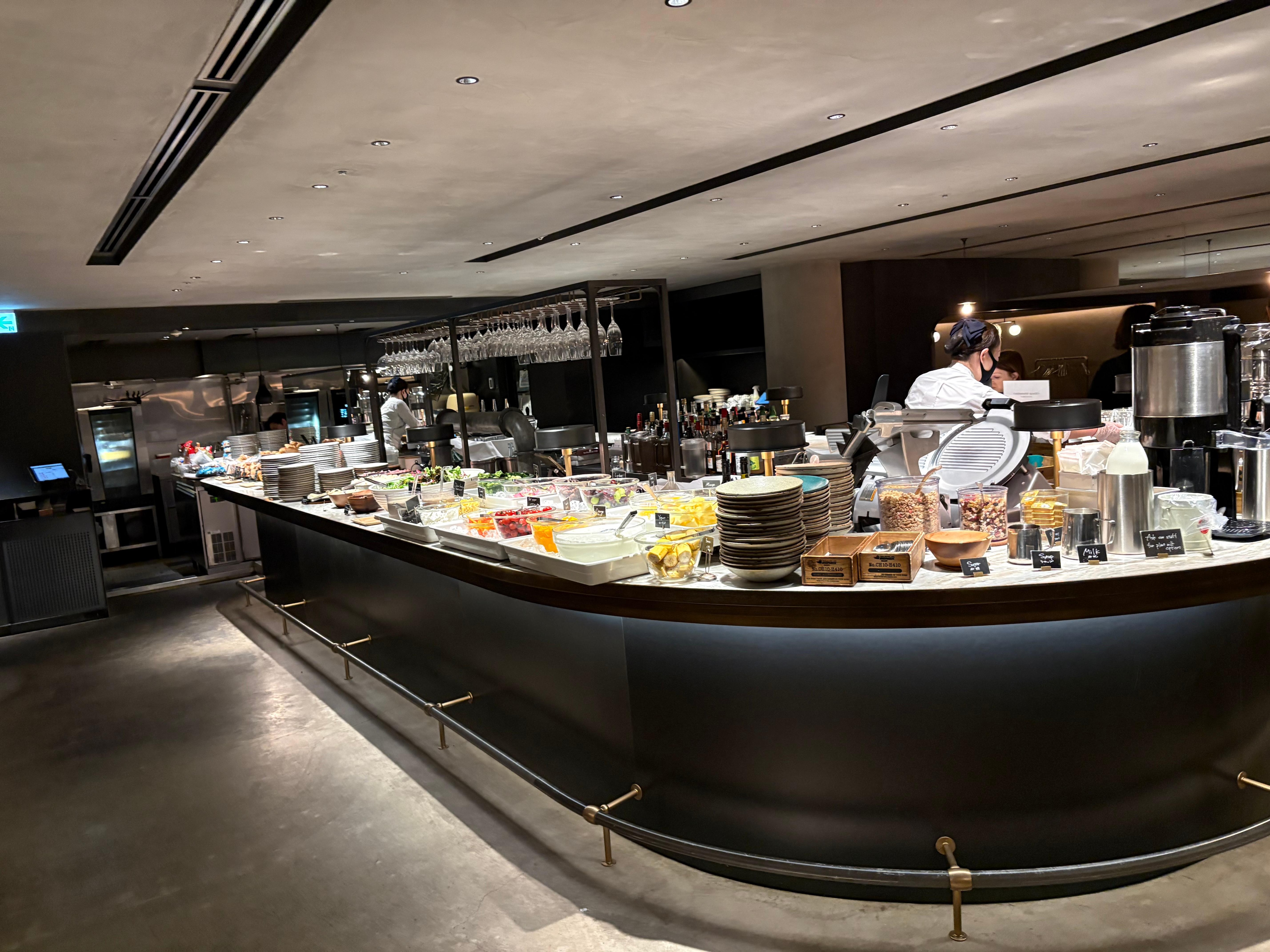 朝食ビュッフェカウンター