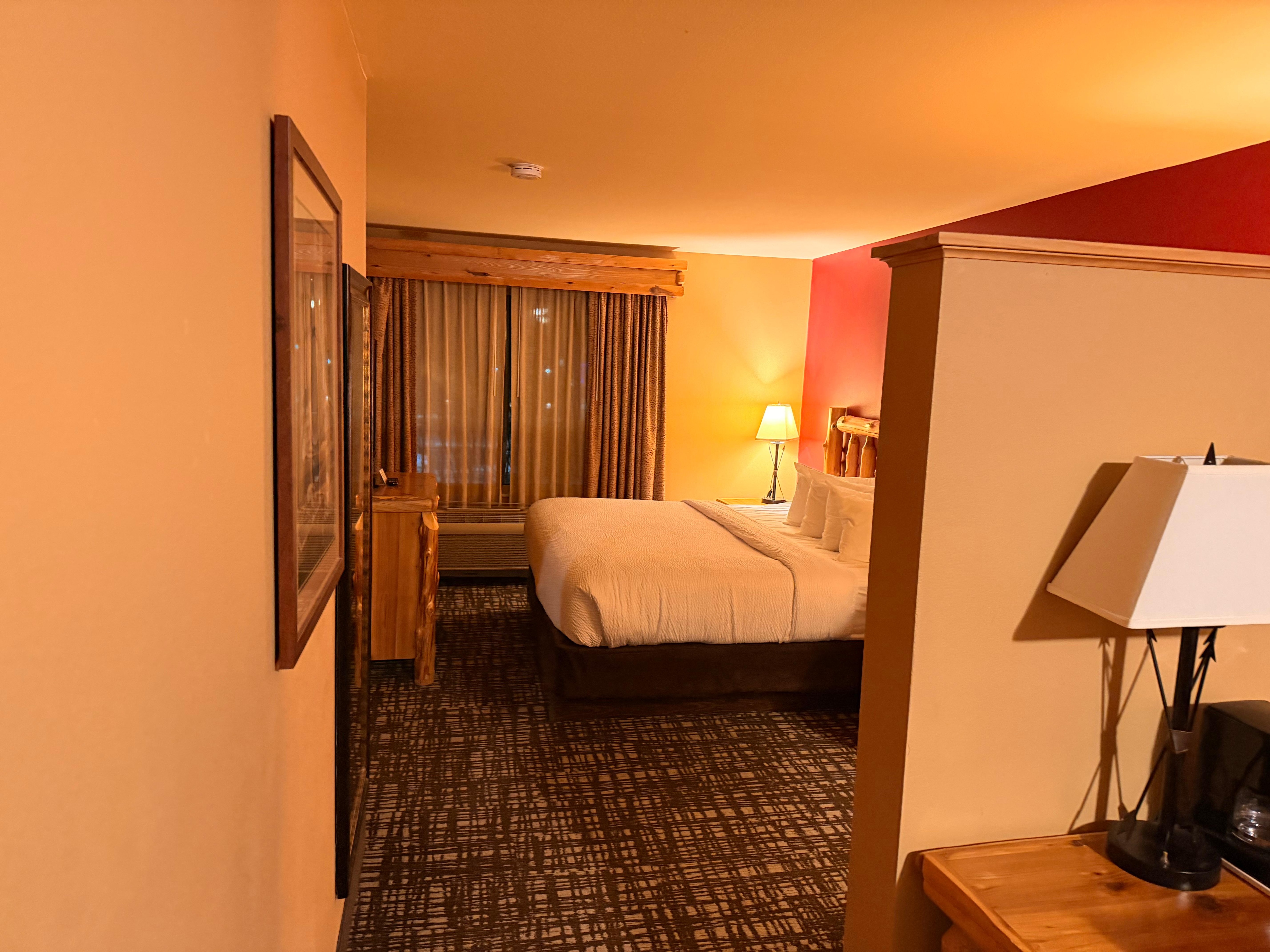 1 bed suite king size bed