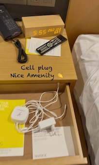 Charger available for cell phones 👏🏼