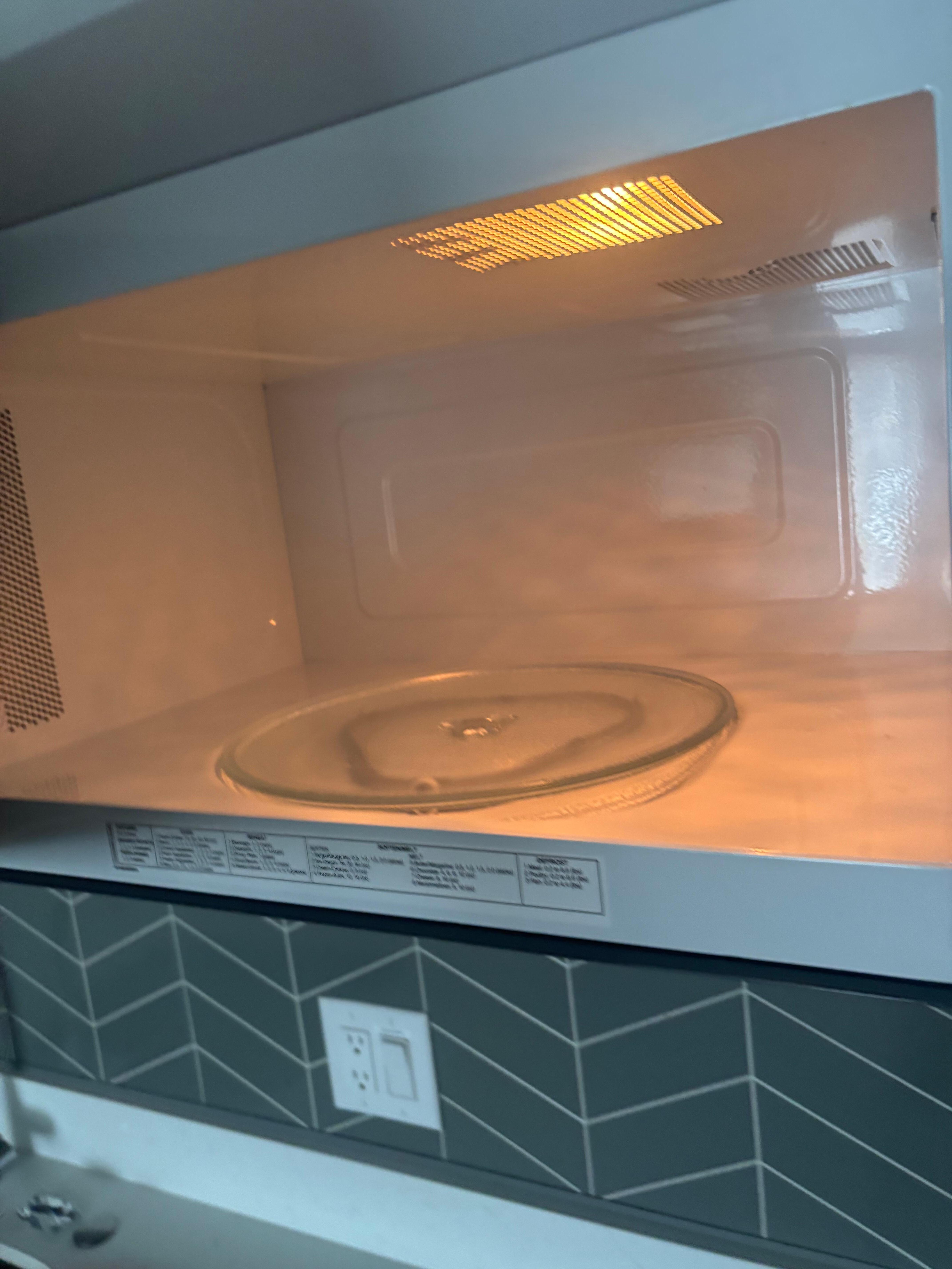 Clean microwave no smell 