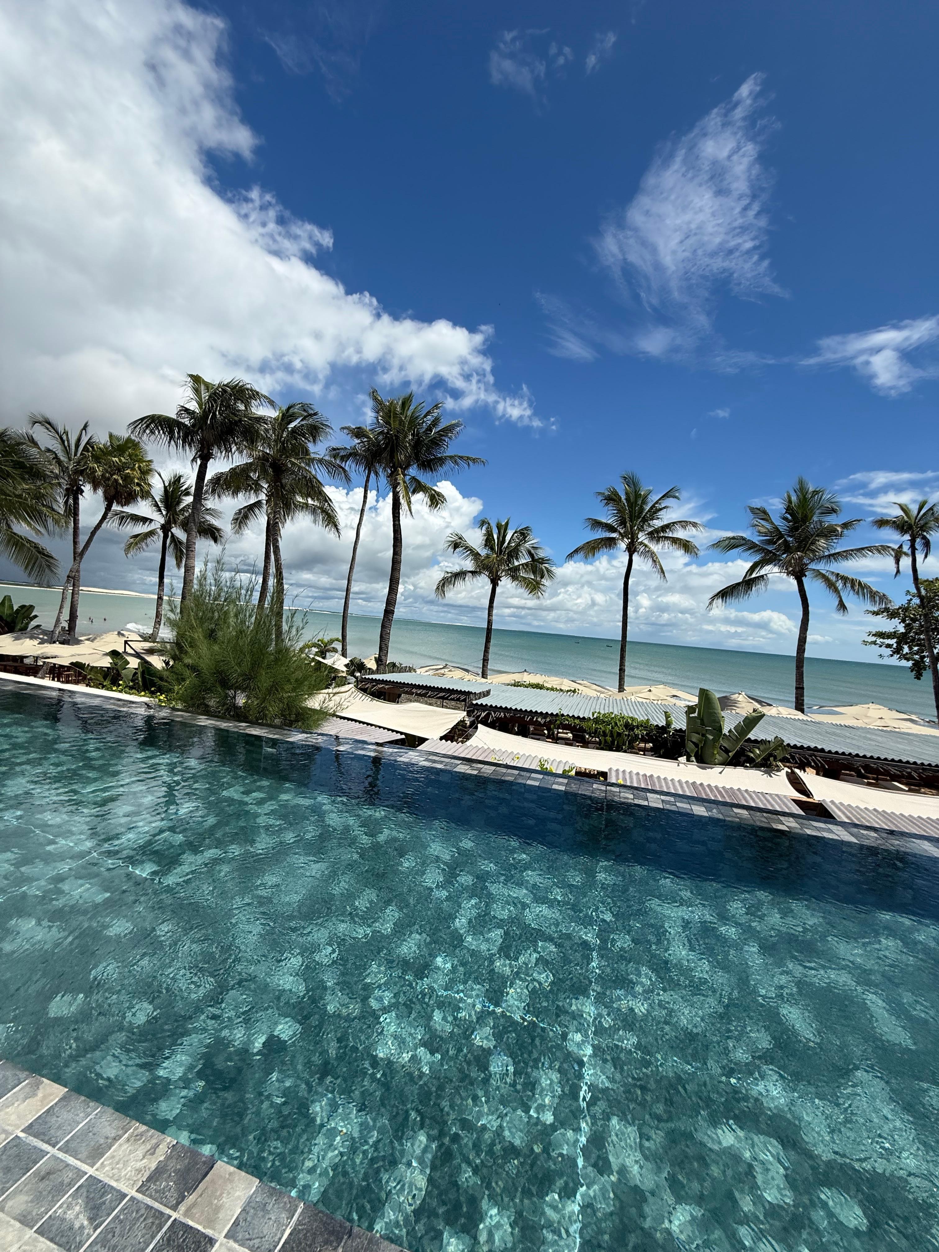 Piscina do hotel