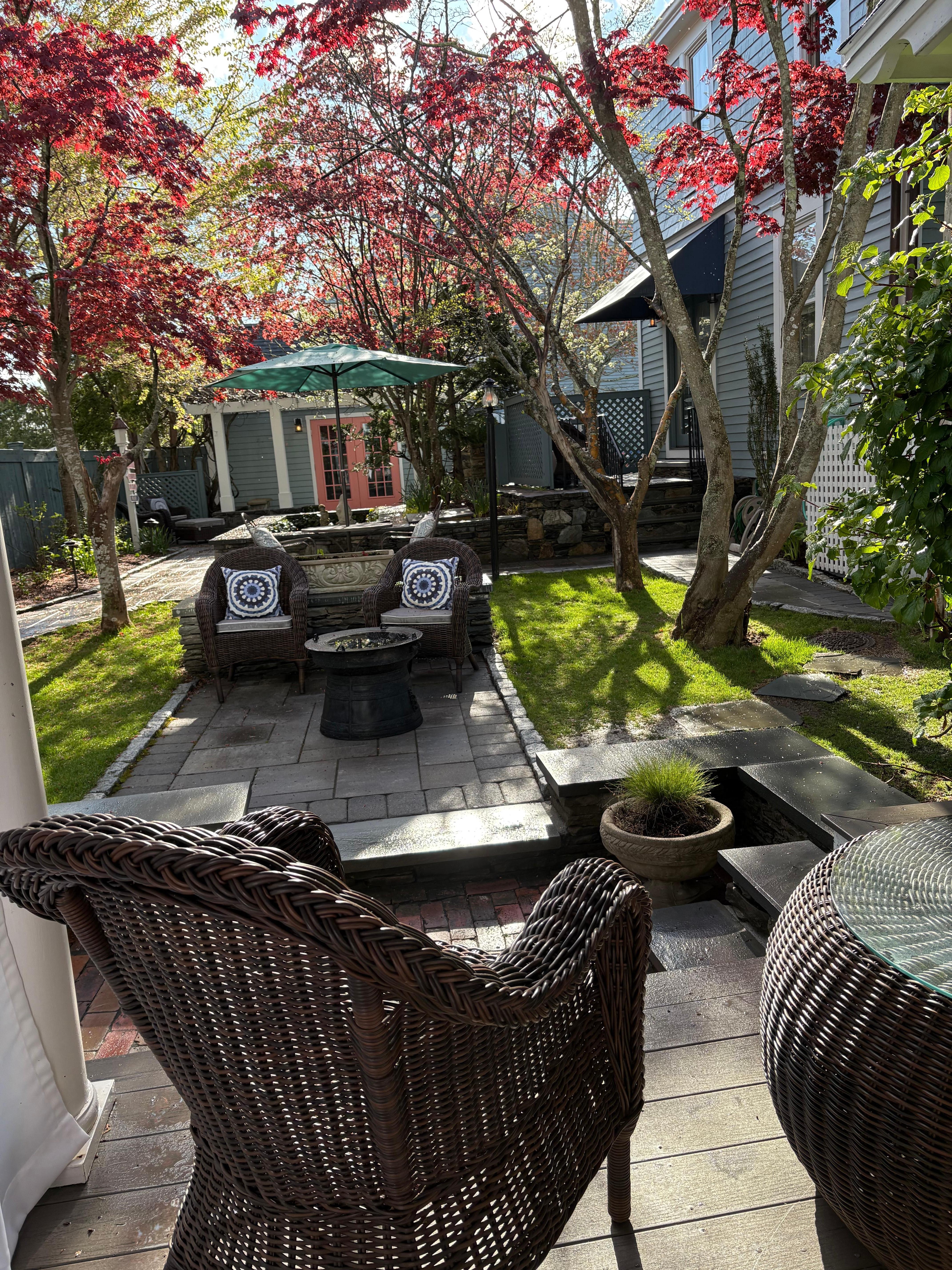 Courtyard with nice landscaping to relax around. 
