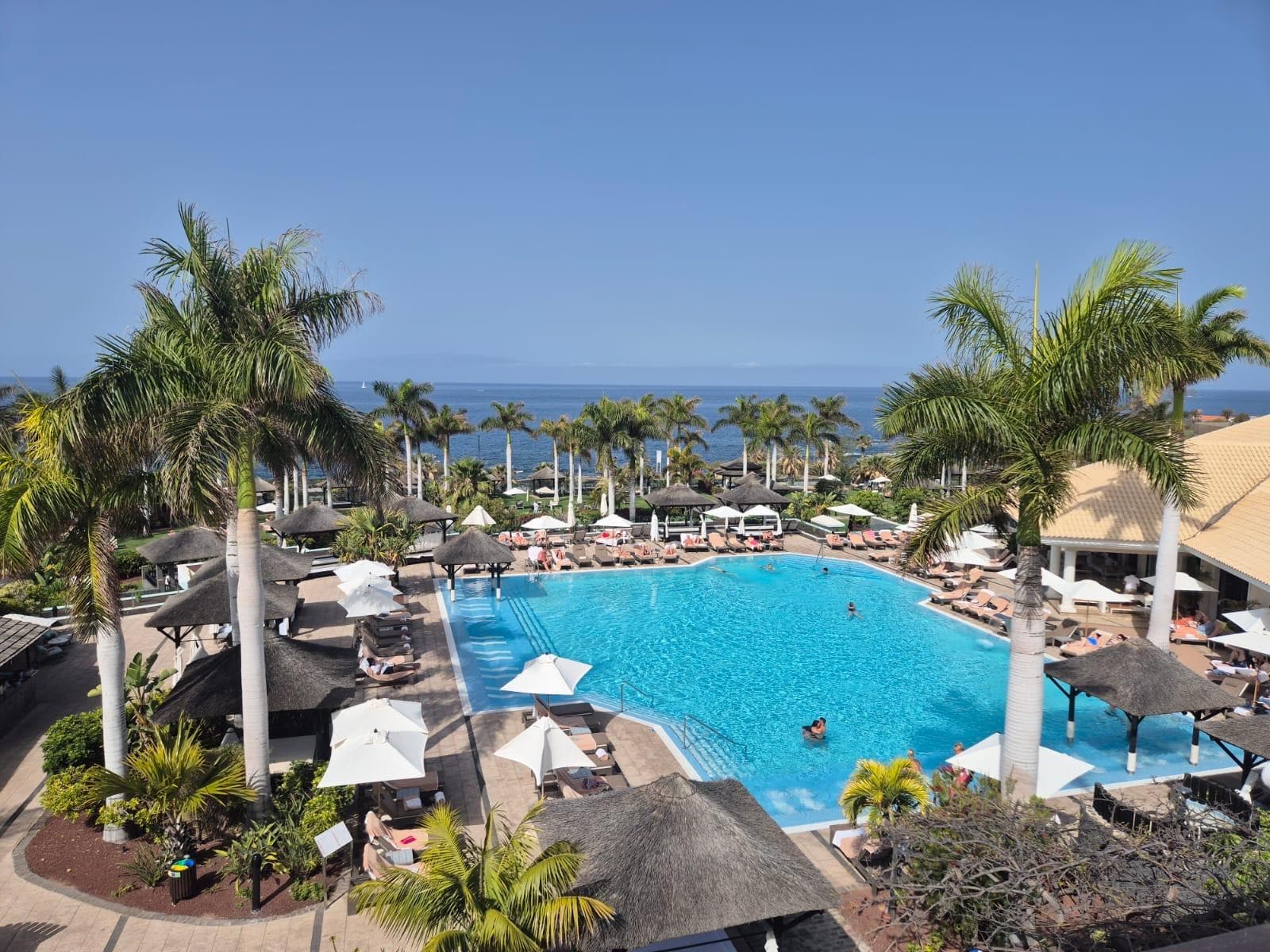 Junior suite with jacuzzi and see view red level - pic from our balcony