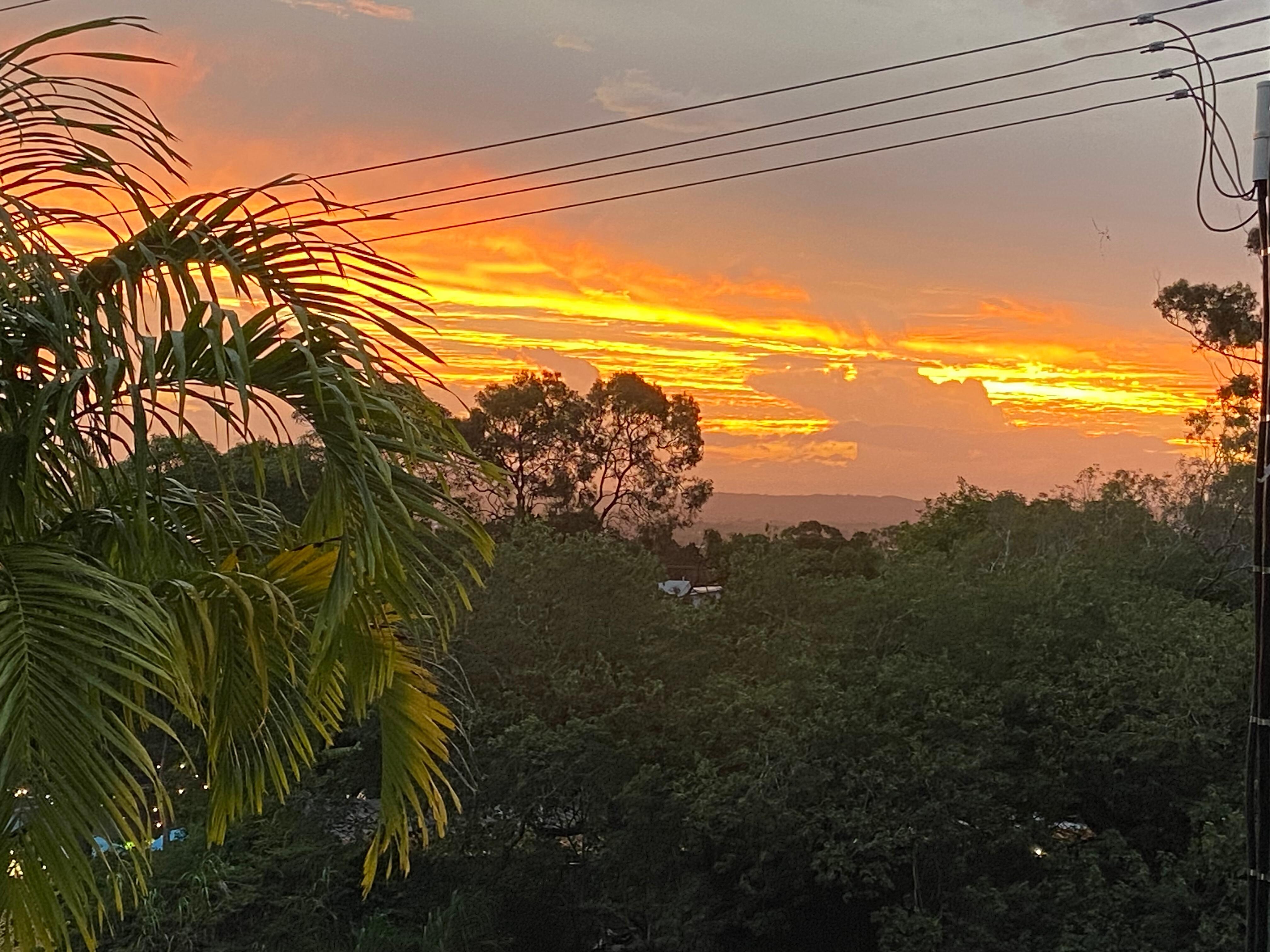 Por do Sol visto da janela do meu quarto 😍
